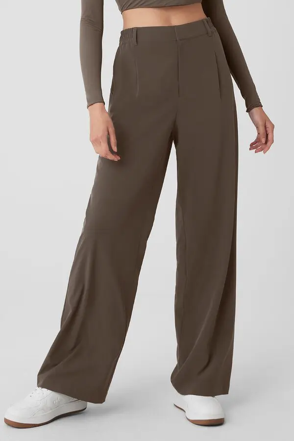Alo Yoga® High-Waist Pursuit Trouser - Olive Tree | Editorialist